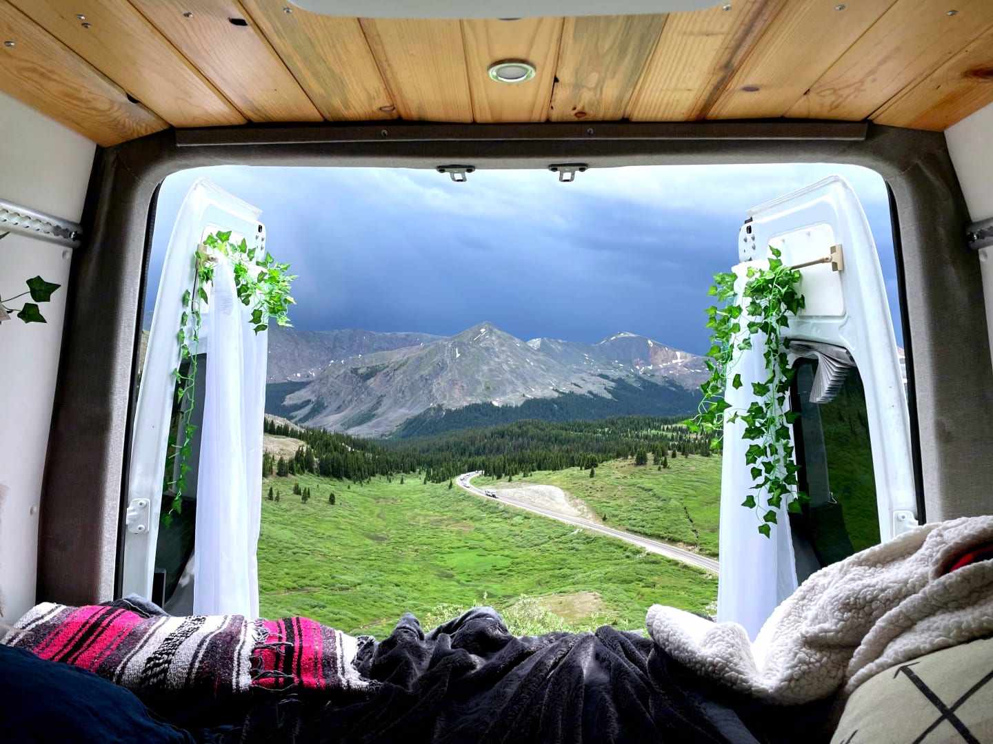 7 Must-Have Props to Stage Your RV in Listing Photos | Outdoorsy.com